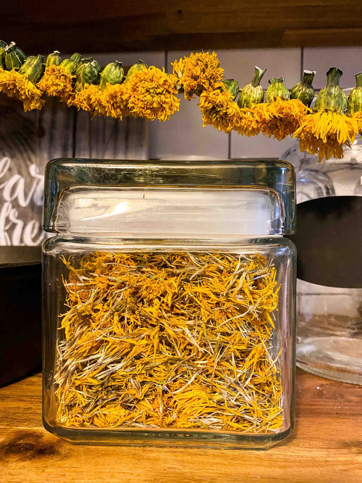 Calendula Tea Benefits & Recipe (+17 Other Ways to Use Calendula)